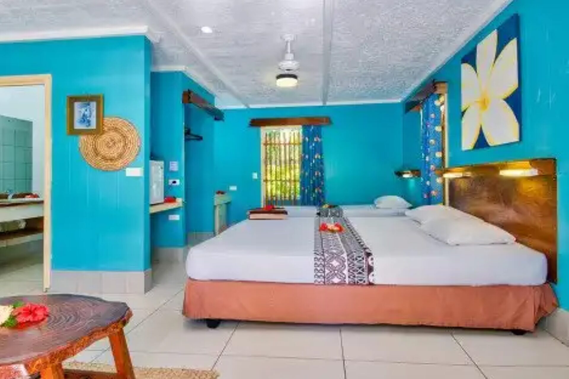 Beachcomber Island Resort in Fiji is Great for Groups! - Fiji High