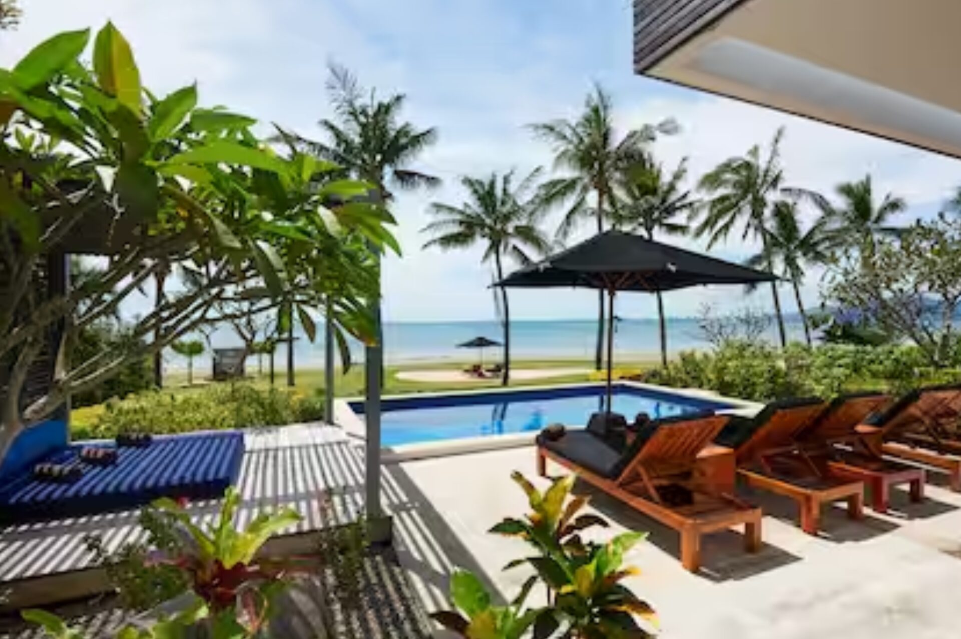 Hilton Beach Resort and Spa in Fiji has 7 Pools and a Beach - Fiji High